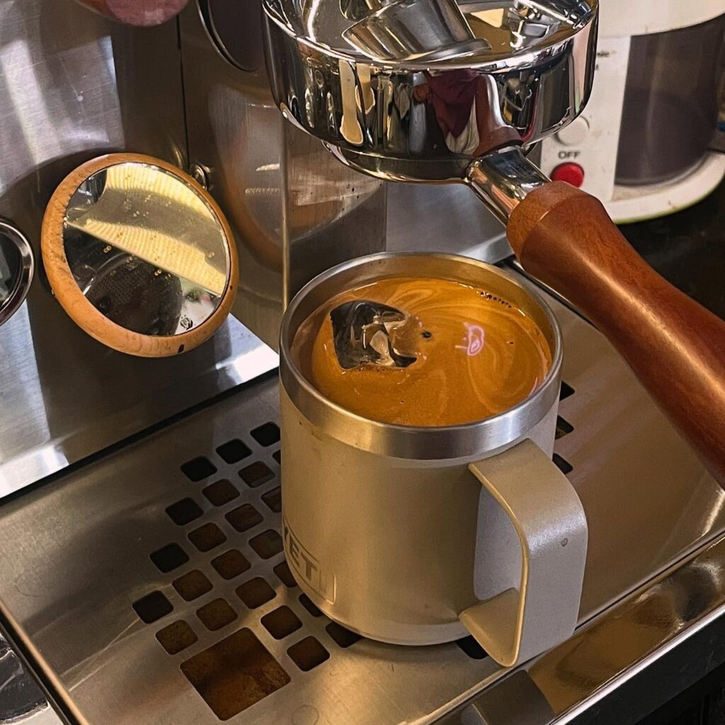Review Bóp Cafe: Không gian cà phê vintage độc đáo giữa lòng Đà Nẵng ...