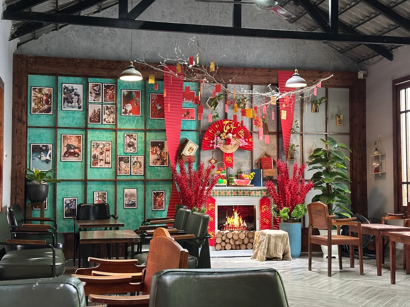 Review Ơi.cafe: Không Gian Cà Phê Xanh Mát Đầy Cảm Hứng - The Cups ...